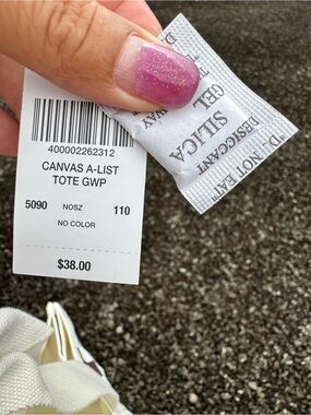 henri bendel | Bags | Henri Bendel Nwt Chenri Bendel Canvas Alist Tote ...